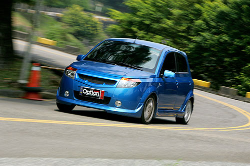 跑車血統無可抗拒 Savvy R3套件加持 | 未分類 | CARNEWS