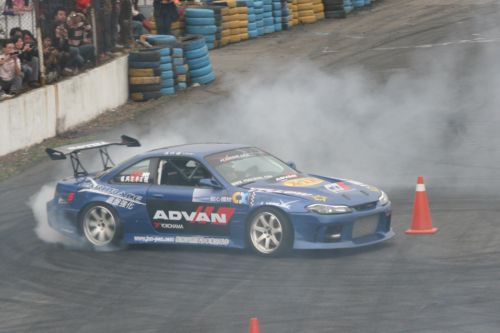 Advan Option Cup 賽車嘉年華，用音爆、濃煙歡送 2008 年！ | 未分類 | CARNEWS