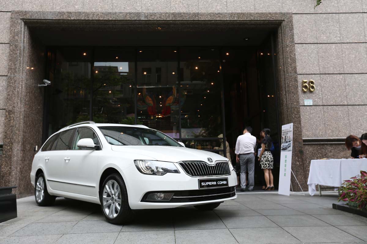 房車 休旅聯手出擊 Skoda Superb | 未分類 | CARNEWS
