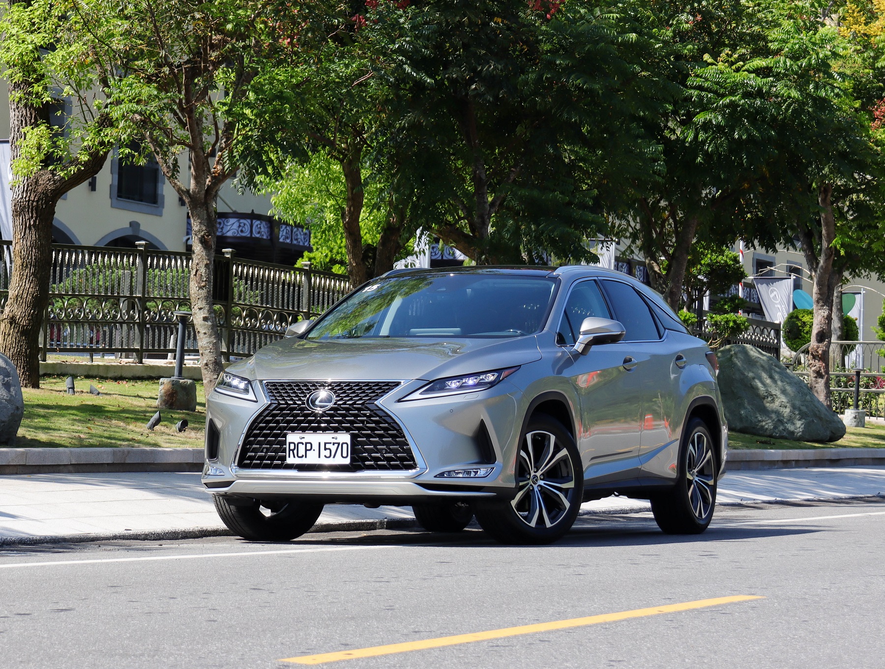 依舊是霸主 Lexus RX 300旗艦版 | 試駕體驗 | CARNEWS