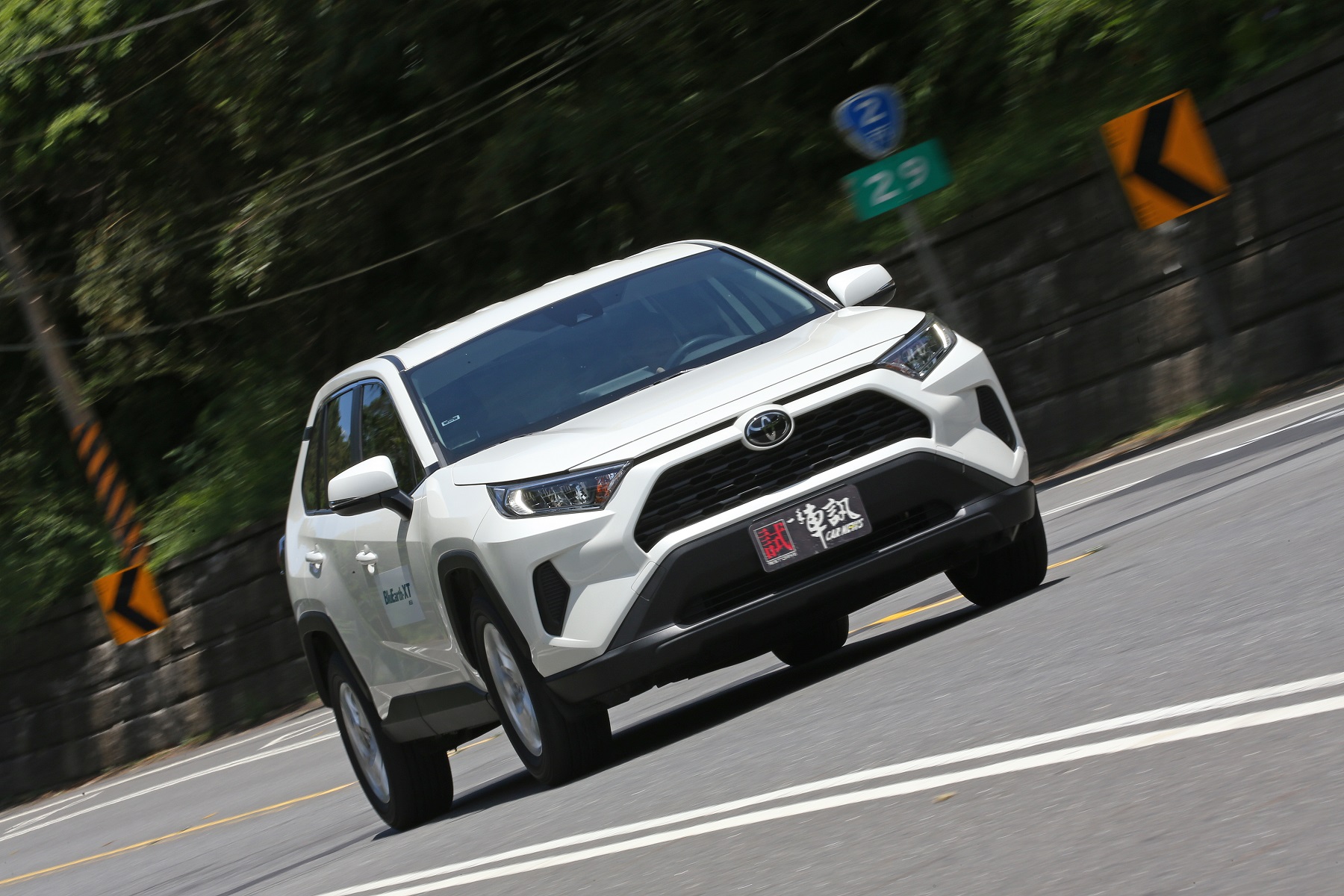 穩、靜、舒適 Yokohama BluEarth-XT AE61 | 試駕體驗 | CARNEWS