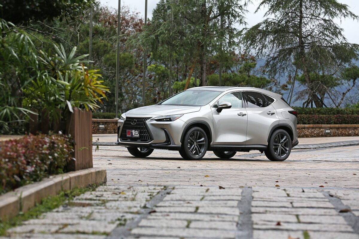 [試駕] 重磅霸主(上) Lexus NX 350h | 試駕體驗 | CARNEWS