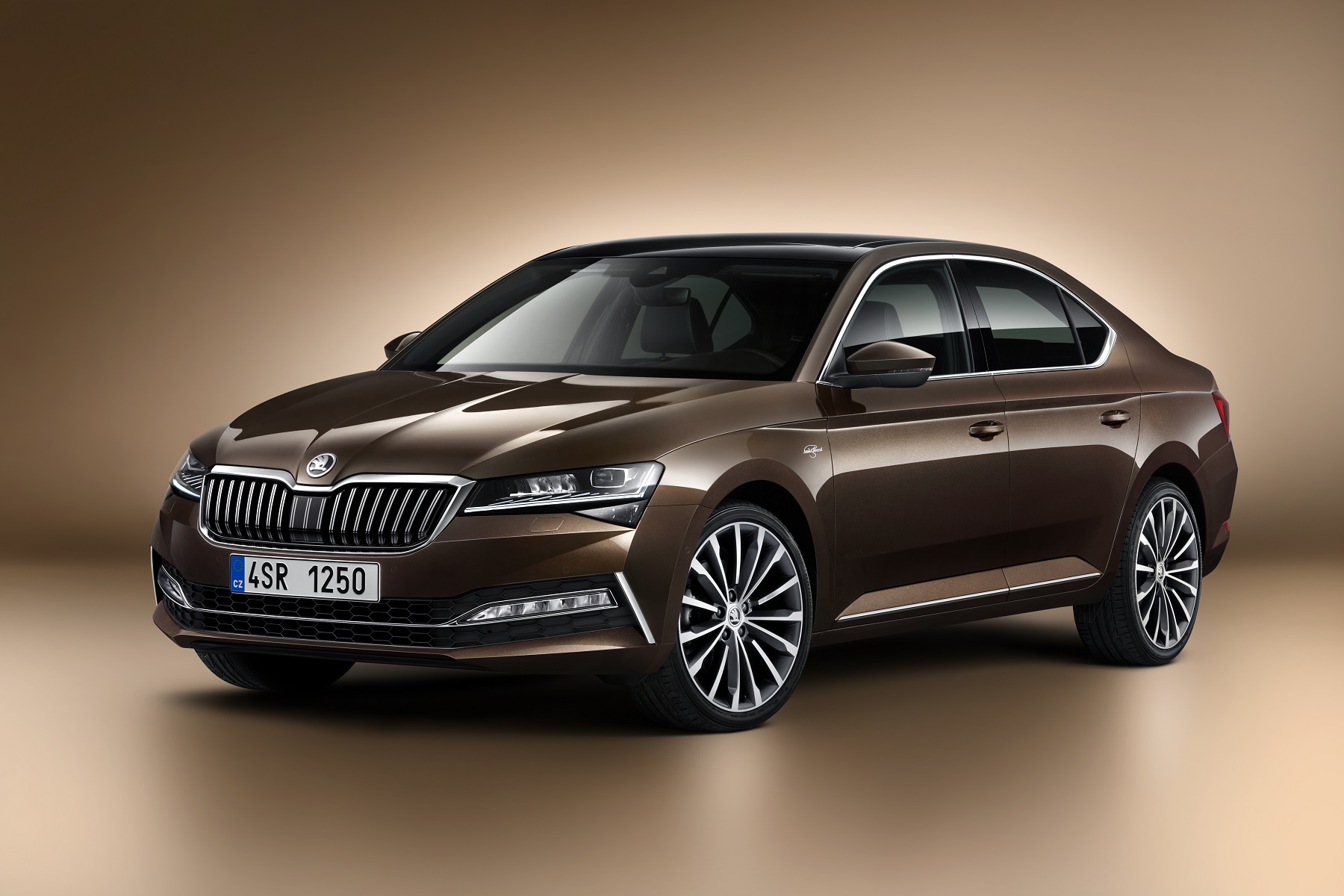 【2022 Taiwan Car of the Years Awards 最佳進口中大型車～】蟬聯大型車王座 Skoda Superb | 一手企劃 | CARNEWS