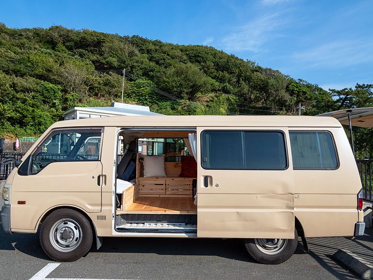 【車中泊】憧憬的van life!~將「Bongo Brawny Van」DIY成車旅樣式~(上) | 一手企劃 | CARNEWS