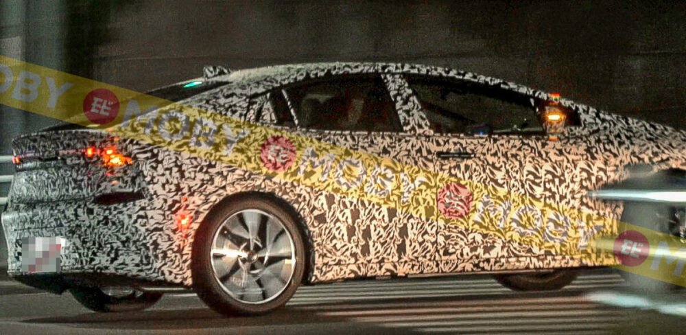 【追加資訊】新一代Prius清晰照!!車頭及貫穿式尾燈、方向盤等設計曝光 | 間諜照 | CARNEWS