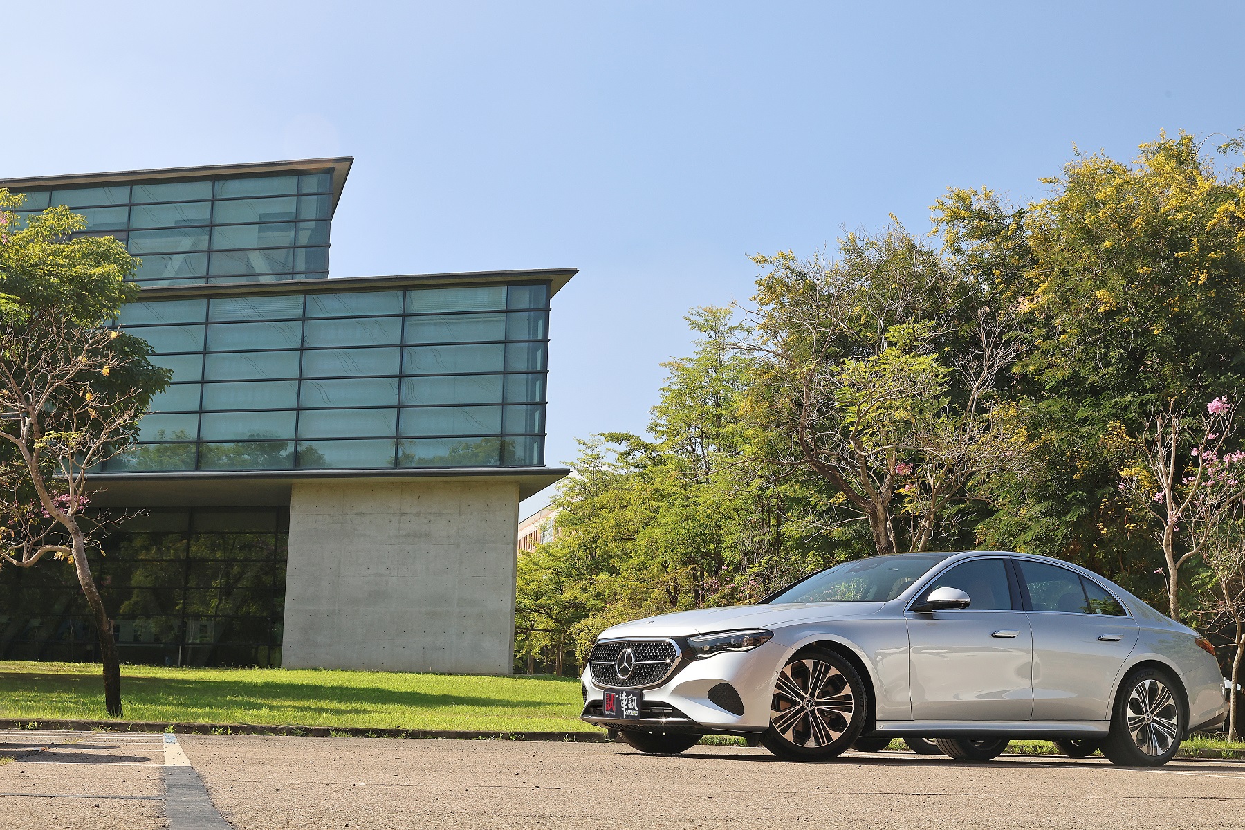 【一手試駕】名門智將Mercedes-Benz E200 Luxury | 試駕體驗 | CARNEWS