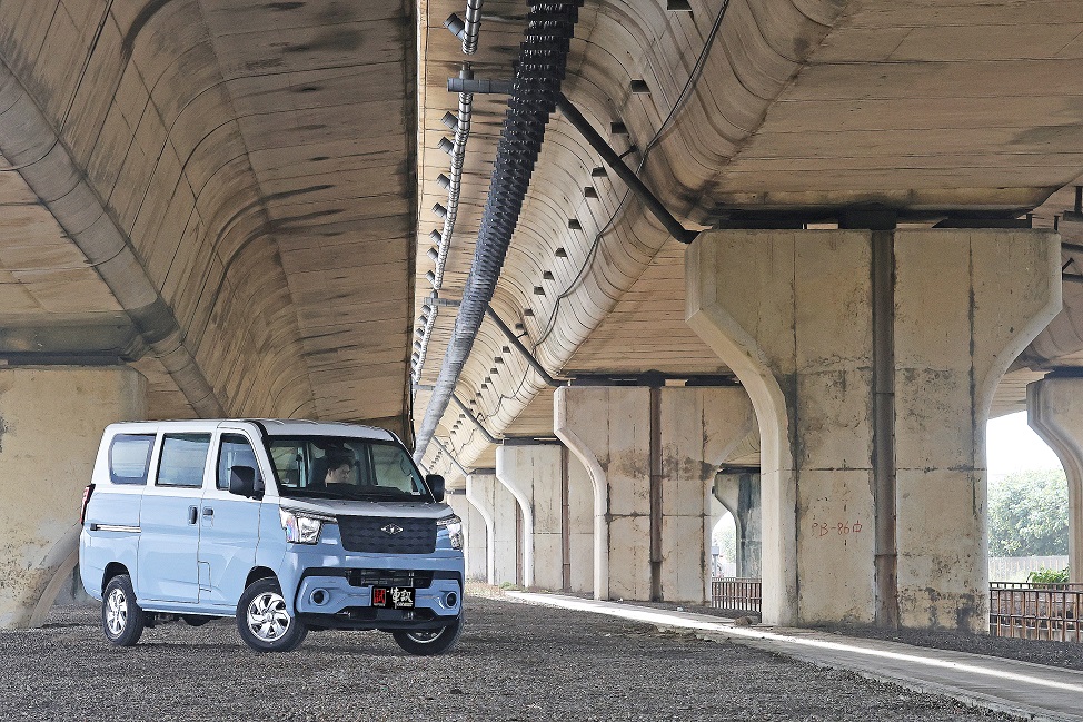 【一手試駕】幸福拉滿 CMC J Space 5人豪華型 | 試駕體驗 | CARNEWS