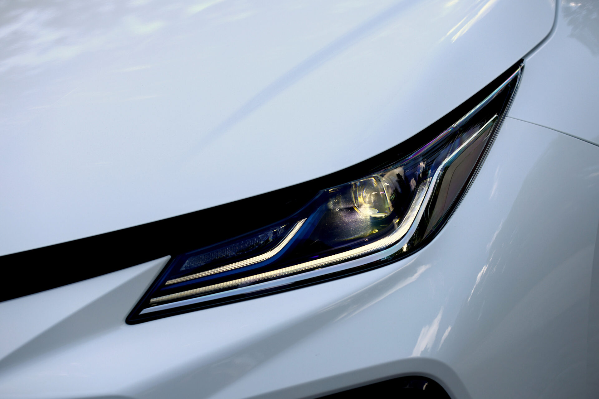 【一手試駕】油電回歸Toyota Corolla Altis Hybrid GR Sport | 試駕體驗 | CARNEWS