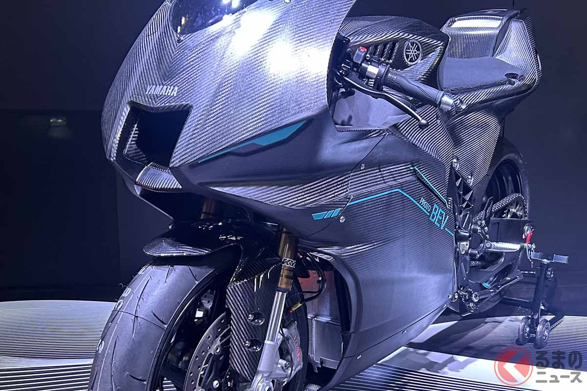 雅馬哈全新「超級運動型車款」在 JMS2025 首度公開！這輛可實際騎乘的原型車「PROTO BEV」，追求的是「大型電池 EV 才能帶來的騎乘樂趣」，到底有哪些特色呢？ | 一手企劃 ...