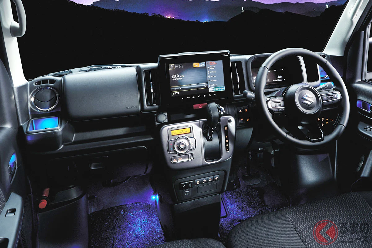 Suzuki新型「輕Van」登場！ 藍色發光地板氣氛燈打造豪華客製內裝！ 點亮新型「Every」夜晚氛圍的奢華原廠配件是什麼？ | 一手企劃 ...